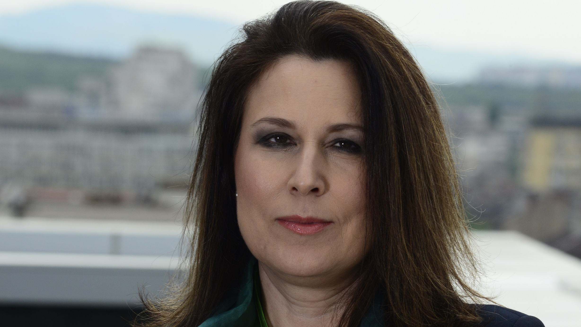 Петя Стратиева поема „Здравна политика и връзки с институциите“ на ...