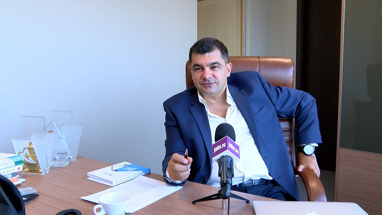 Първата работа на Димитър Манчев, Programista - Economy.bg