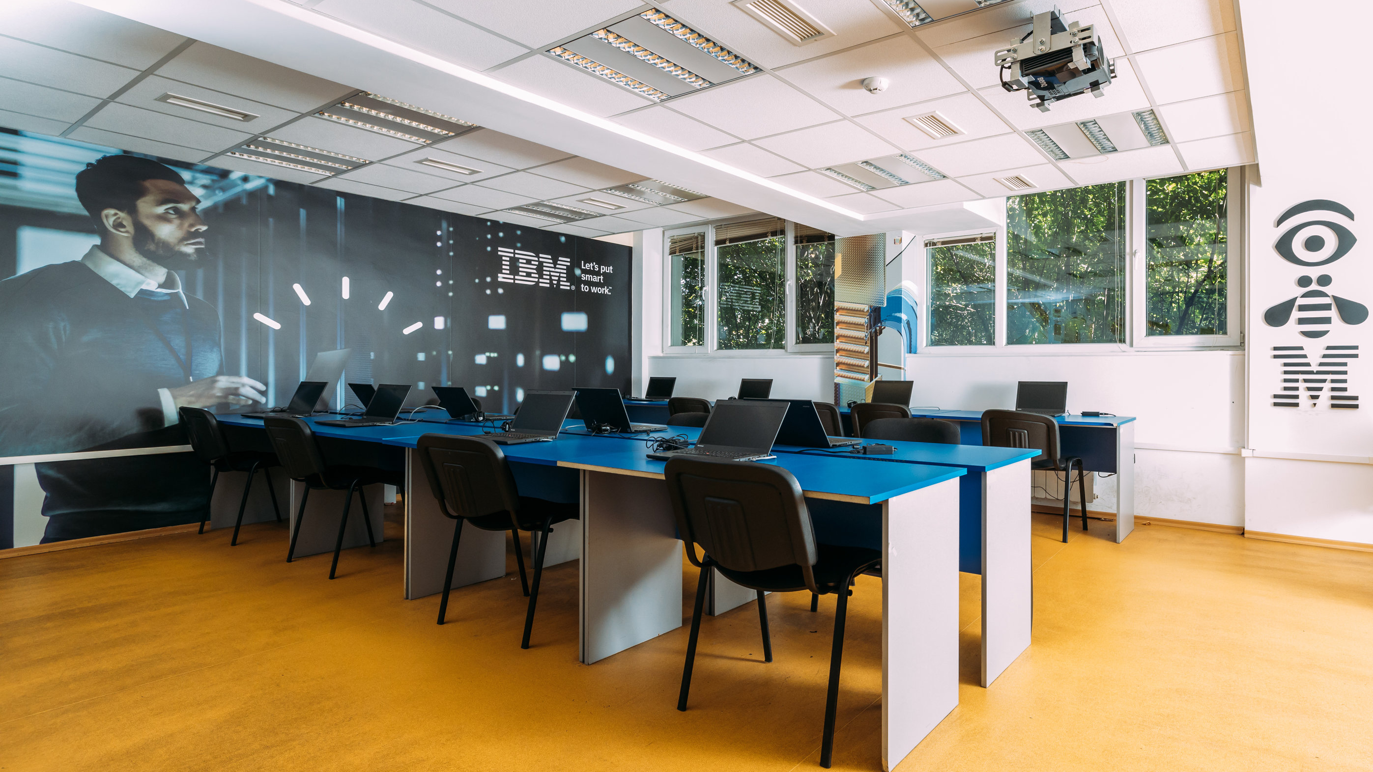 IBM България и УниБИТ стартират технологична лаборатория - Economy.bg