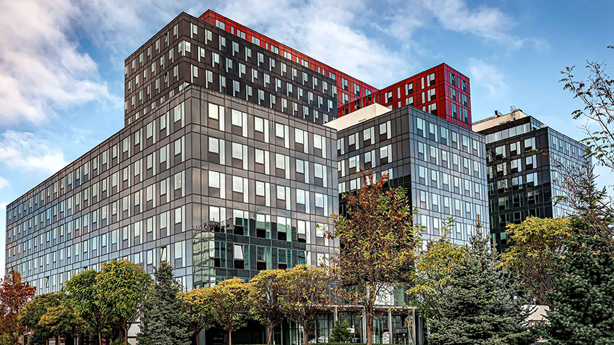 Офис комплексът Мегапарк вече е с нов интериор - Economy.bg