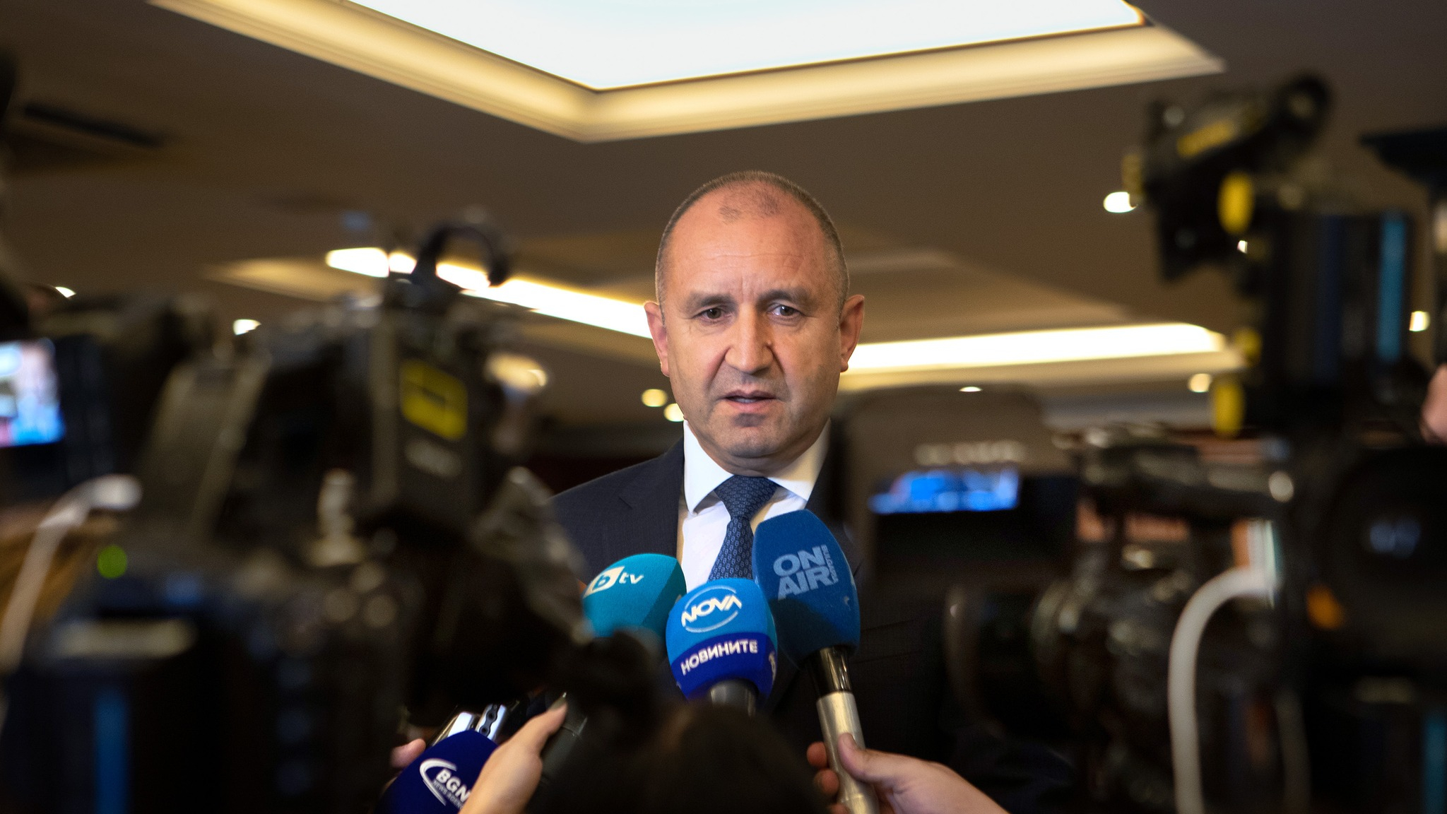 Президентът започва консултациите за правителство Economy Bg