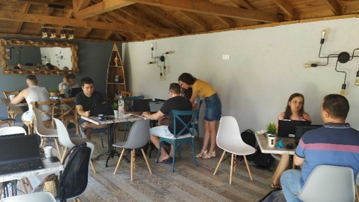 ИТ екипите в България: Helios и Phoenix, интегриране на платежни ...