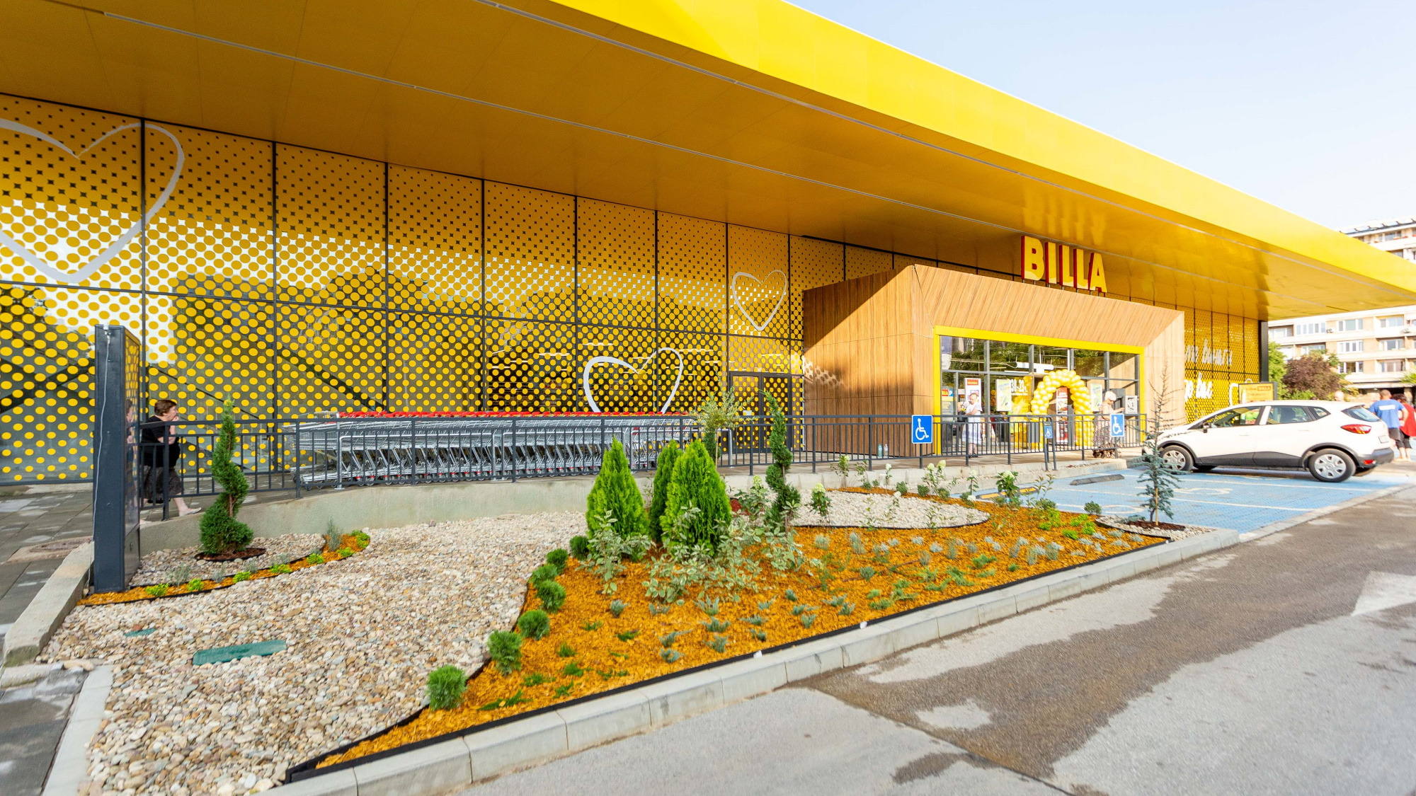 BILLA инвестира 5 млн. лв. в реконструкция на магазина си столичния кв ...