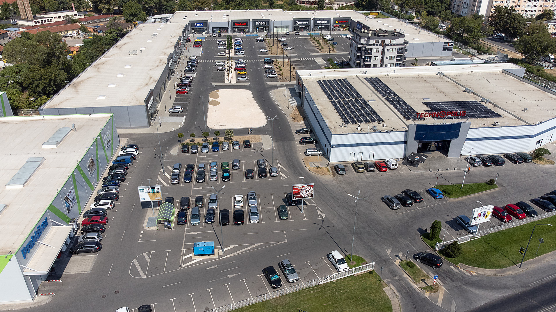 След Стара Загора собственикът на Praktiker и Technopolis открива ...