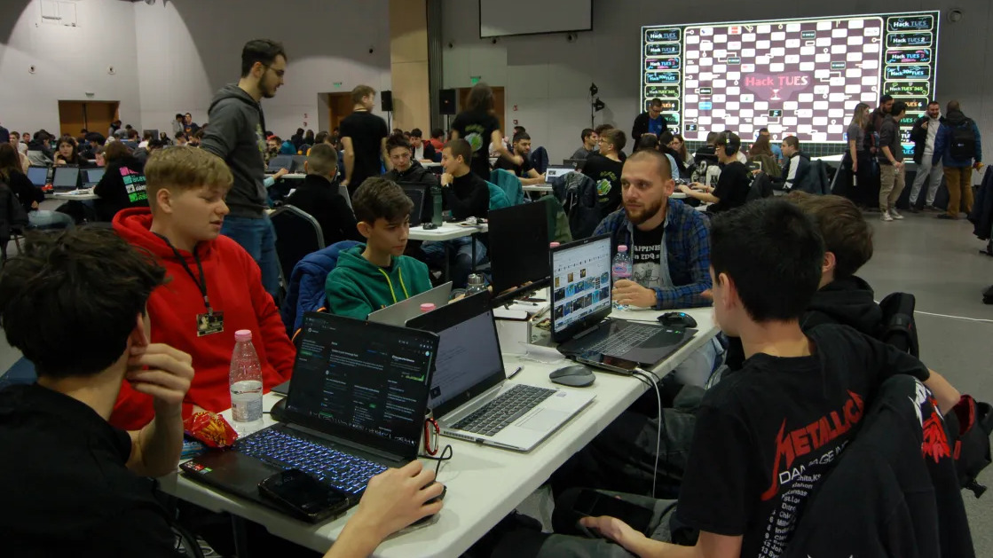 Какво да очакваме от 11-ото издание на Hack TUES? - Economy.bg